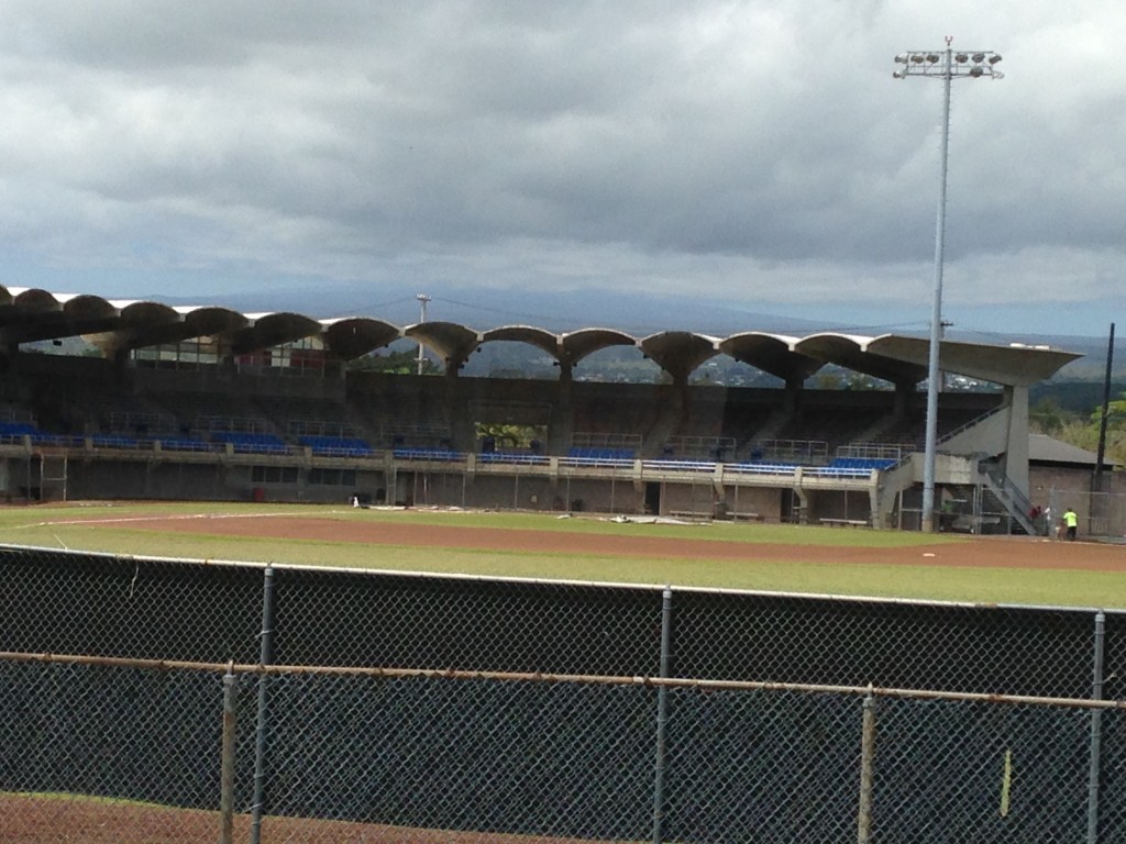 Waiakea and Hilo Renew Baseball Rivalry Under Wong Stadium Lights : Big ...