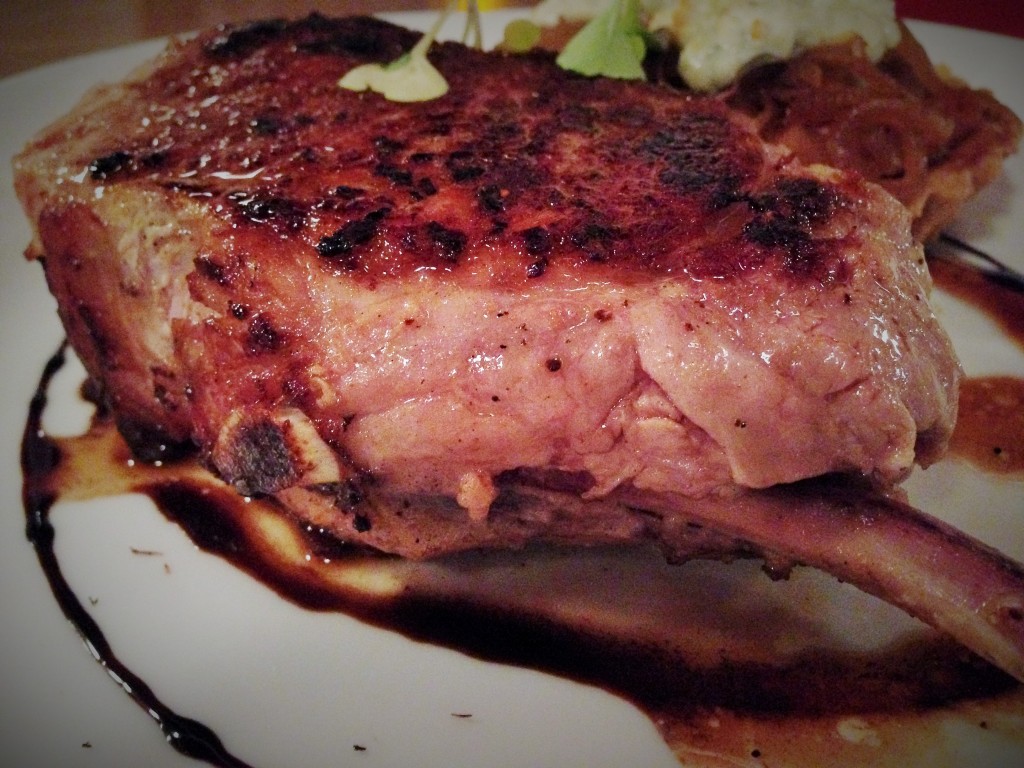 REVIEW: Three Fat Pigs – Ippy’s Pork Paradise : Big Island Now