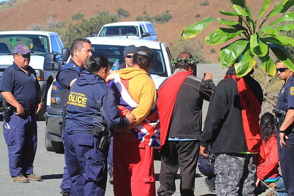 Twelve Arrested in TMT Protest : Big Island Now
