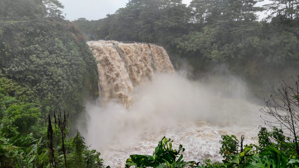 Update 6 Flash Flood Watch Remains In Effect Big Island Now