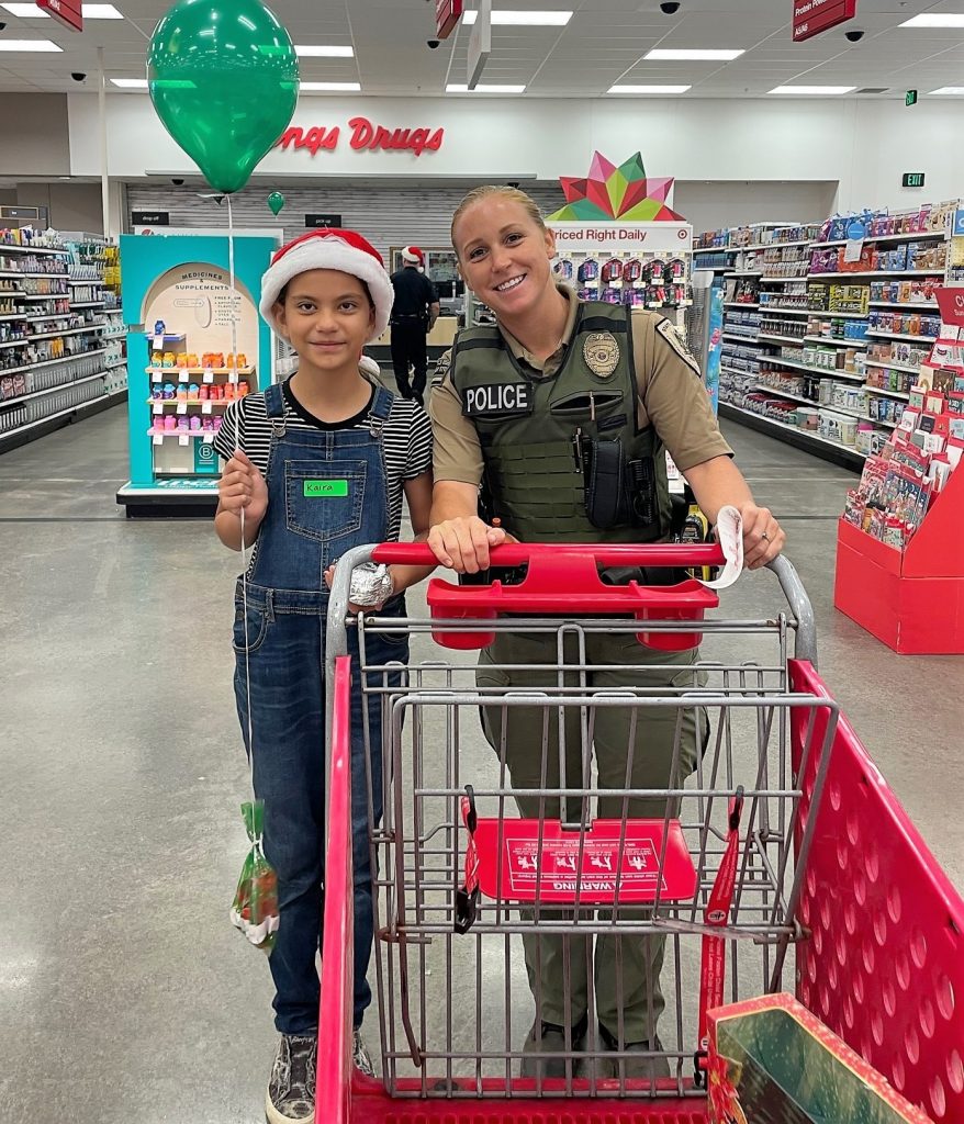 ‘Shop With A Cop’ brings holiday joy to keiki in West Hawai‘i : Big Island Now