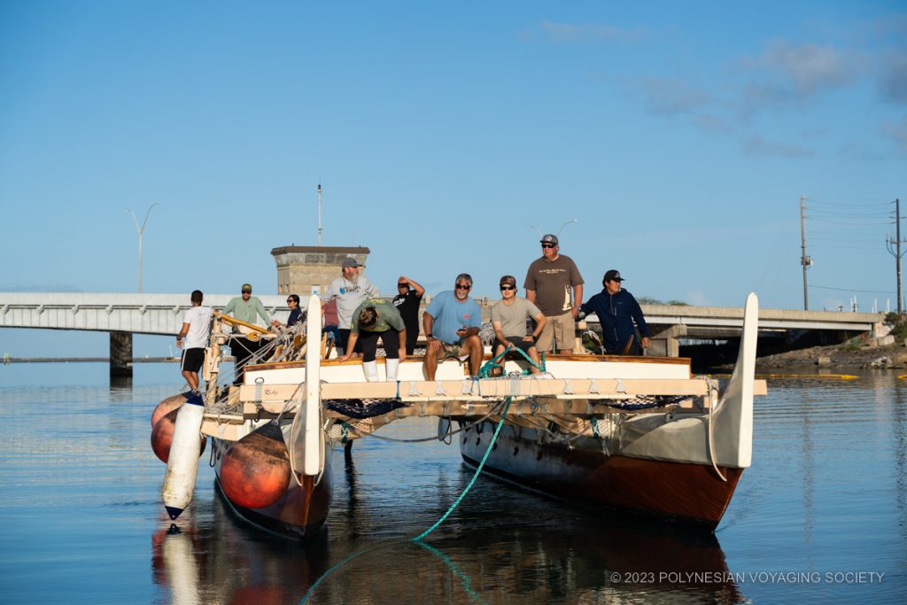 Watch: Voyaging canoe Hōkūle‘a lifted onto Matson ship for transport to ...