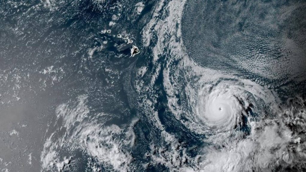 Dora maintains Category 4 intensity as hurricane moves west across the ...