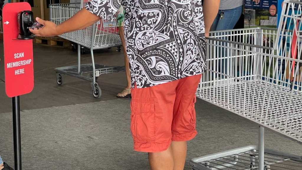 Costco rolls out membership card scanners for entrance into warehouse ...