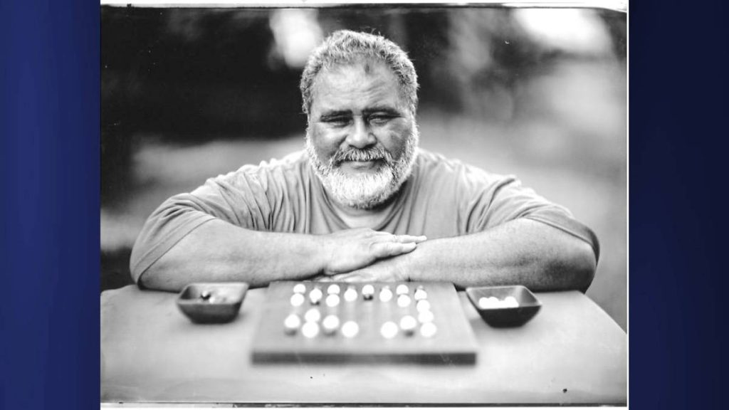 Kaua‘i kōnane expert working to revitalize ancient Hawaiian board game ...