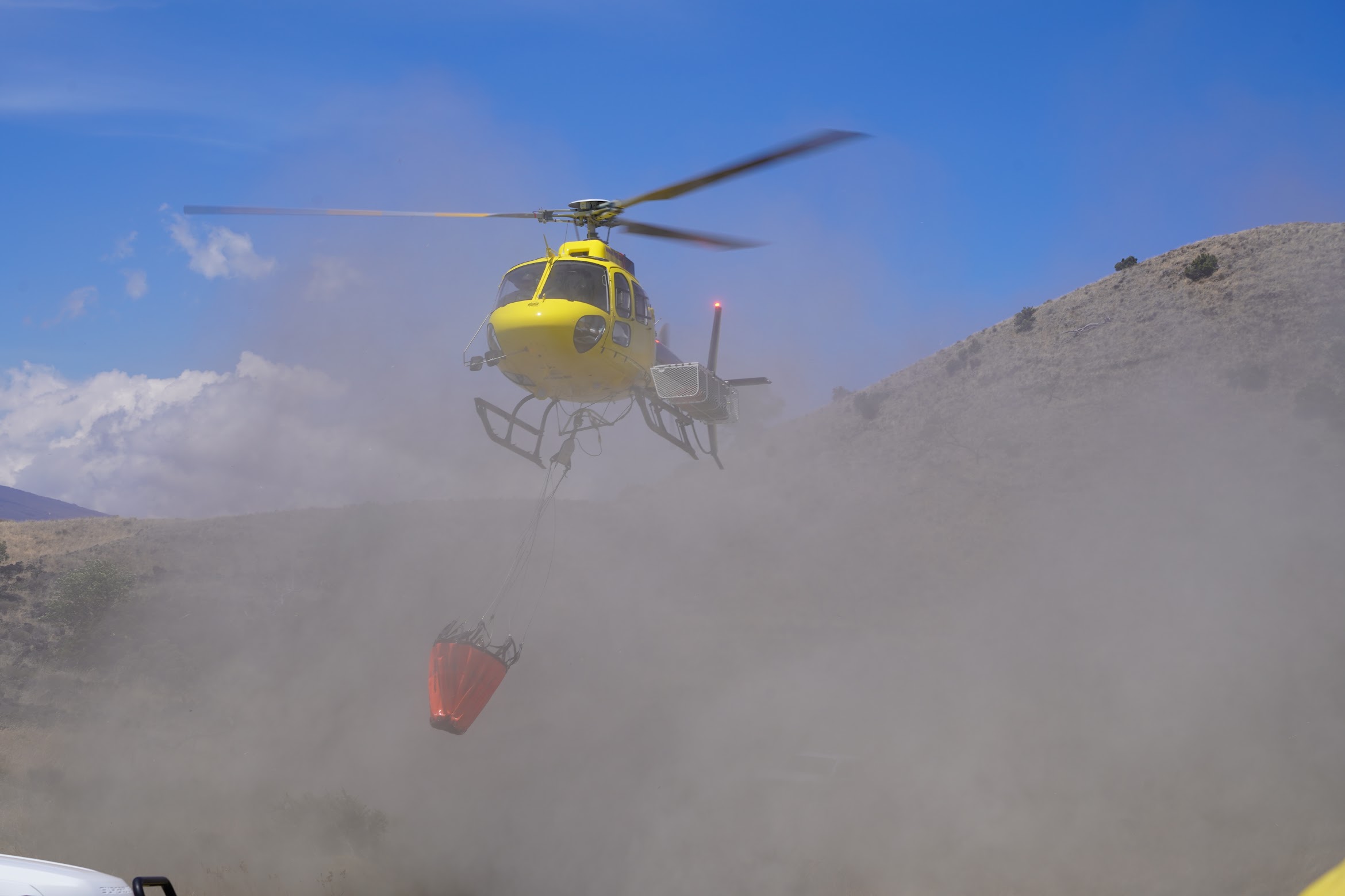 Update: Fire break established around Mana Road fire on Mauna Kea : Big ...