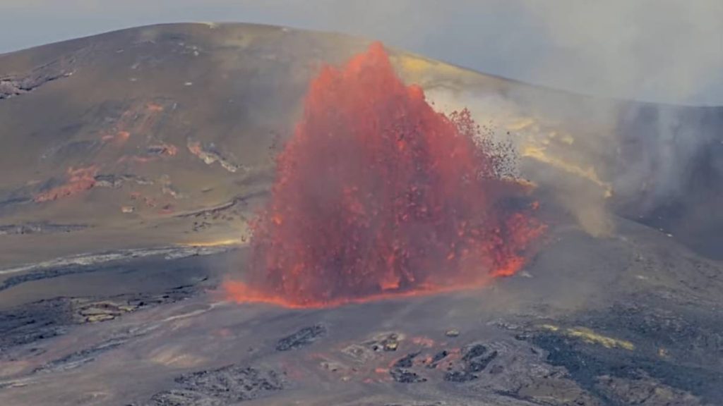 Lava fountaining has begun at Kīlauea, marking its 46th eruptive ...